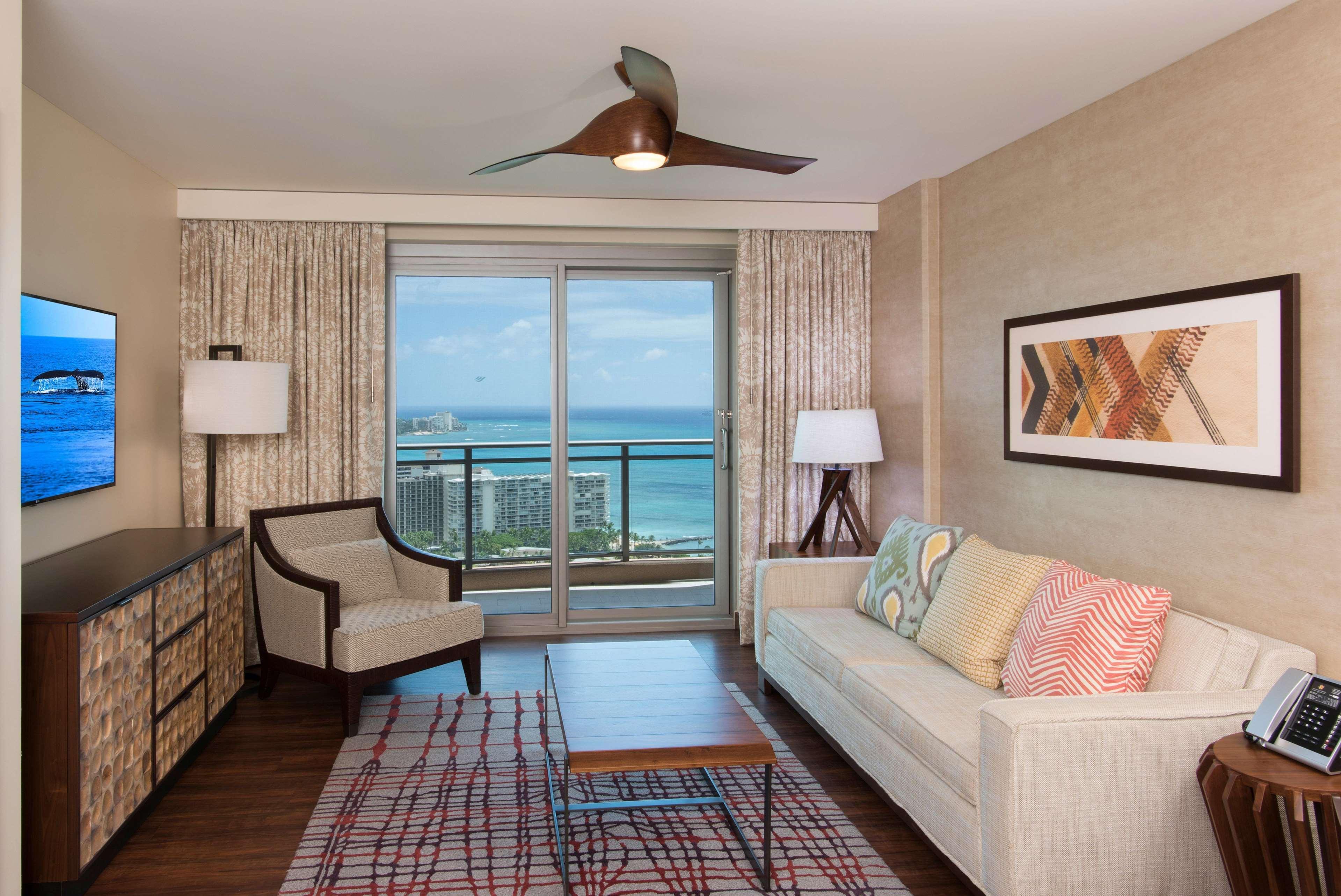 THE GRAND ISLANDER BY HILTON GRAND VACATIONS HONOLULU - 4 ...